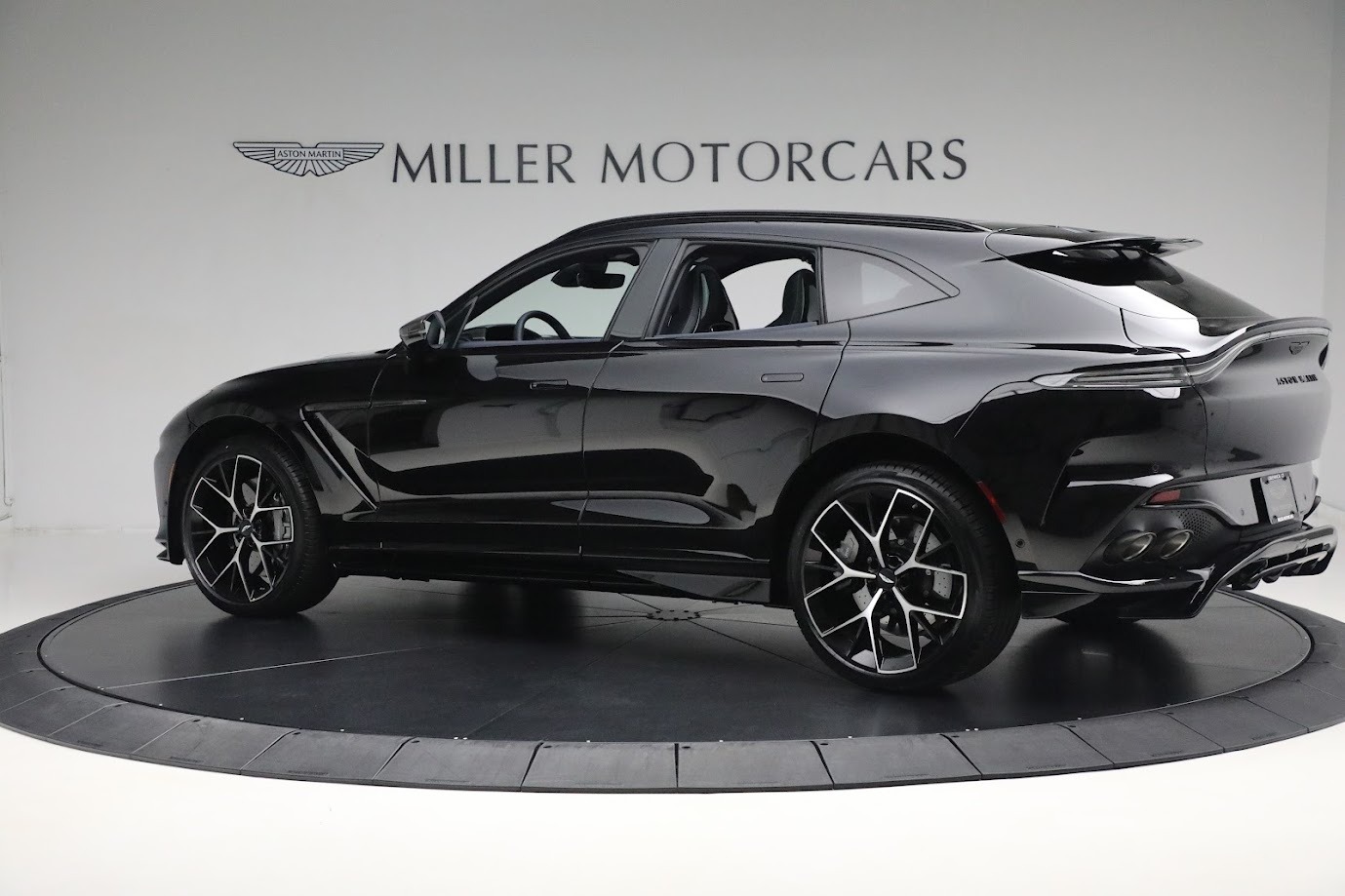 New 2025 Aston Martin DBX 707 For Sale $321,200 | Ferrari of Greenwich Stock #A1887